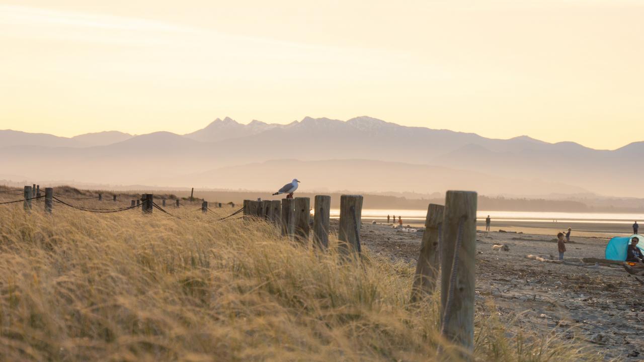 Tāhuna Beach Holiday Park - The Beach House